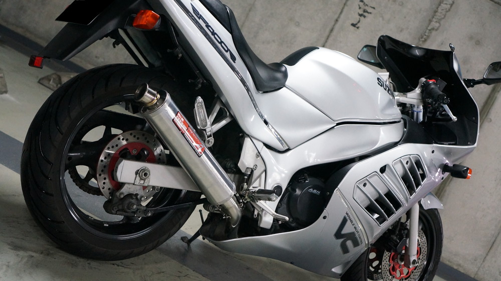 RF400RV | Moto-Gallery