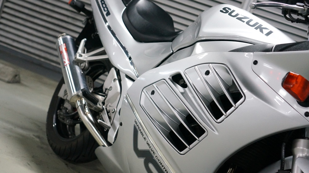 RF400RV | Moto-Gallery