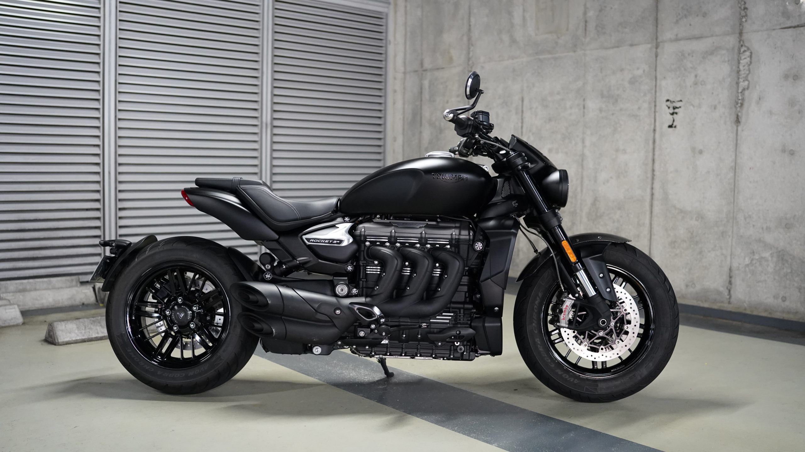 ROCKET 3 R BLACK | Moto-Gallery