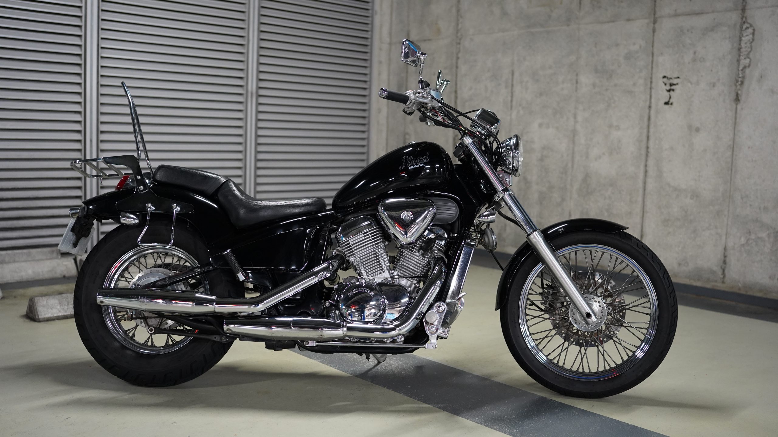 STEED 400 | Moto-Gallery