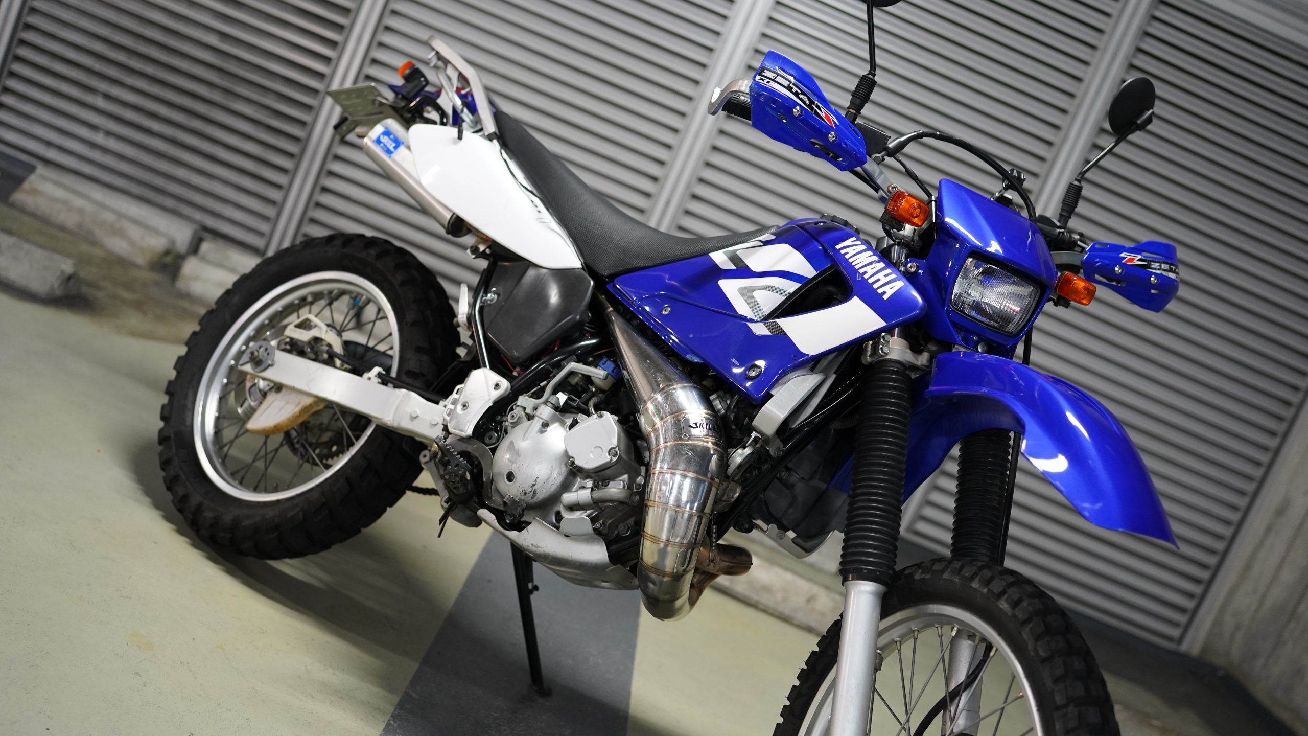 DT230 LANZA | Moto-Gallery